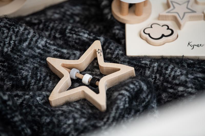 Trauffer Shop - Kynee Design Toys /Spielzeug - Wooden star-shaped rattle